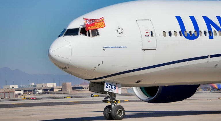 BREAKING: Kansas City Chiefs “Stranded” At Airport Ahead Of Game vs ... BREAKING: Kansas City Chiefs “Stranded” At Airport Ahead Of Game vs ...