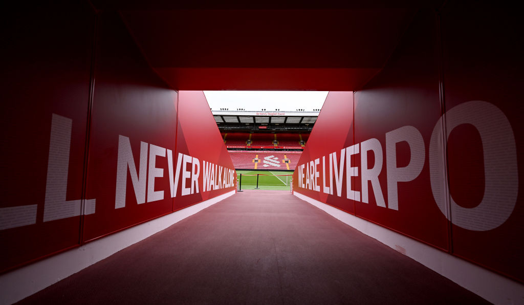 Man United 'in talks' to sign defender after his agent warned him ...