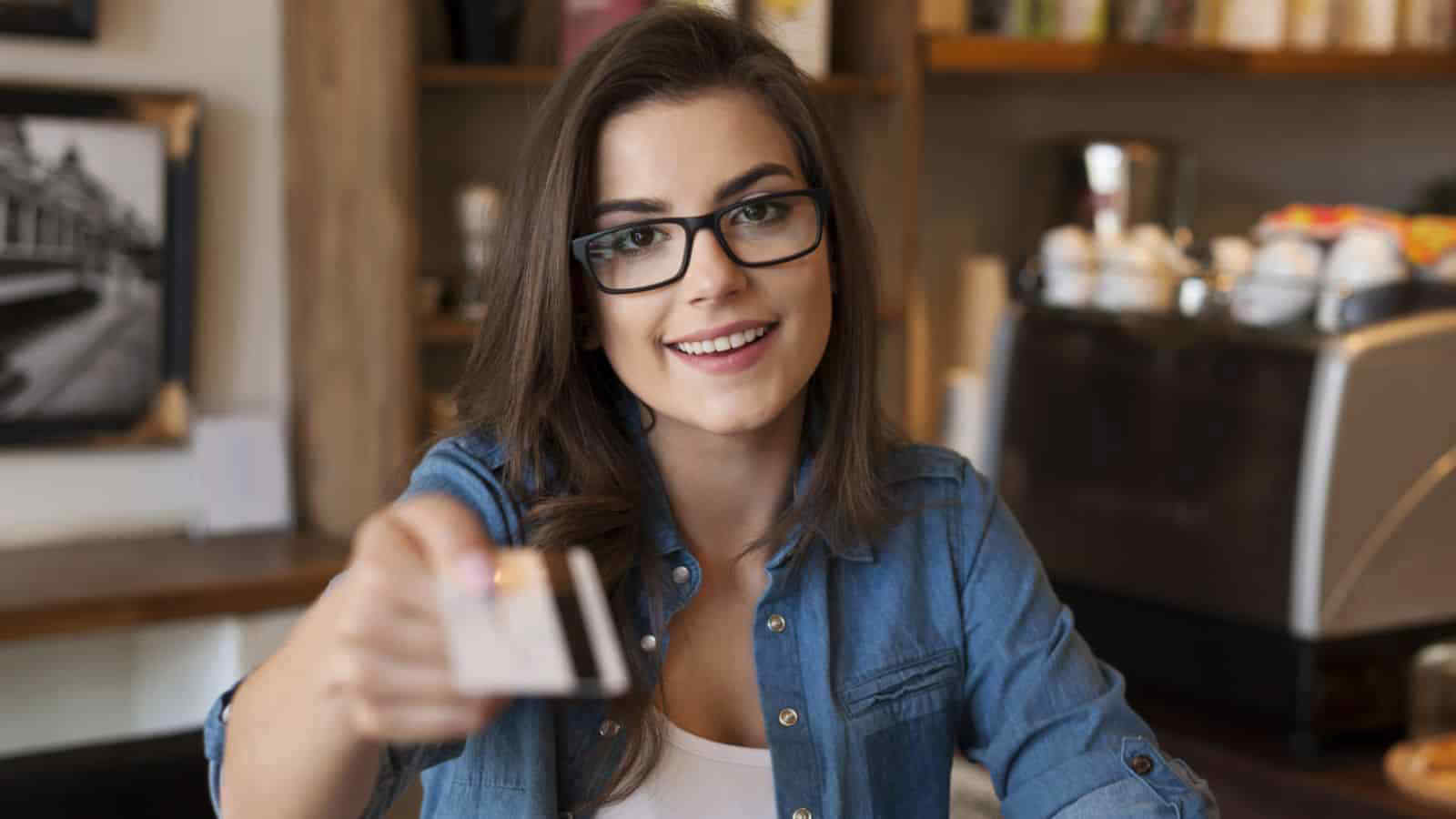 17 Ways People Waste Money and Stay Broke 17 Ways People Waste Money and Stay Broke