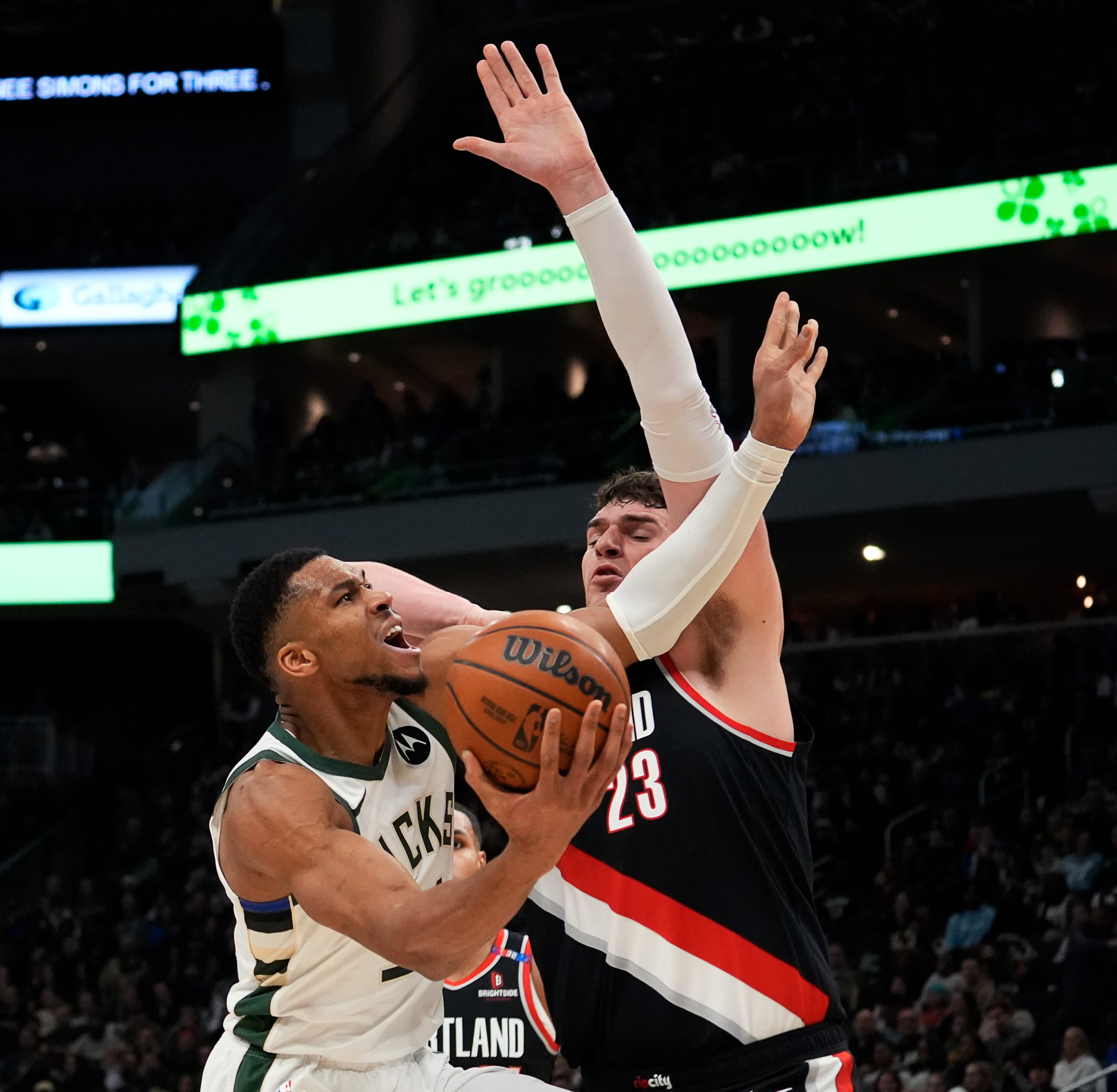 Bucks fall again to one of NBA's worst teams, losing 105-102 to the ...