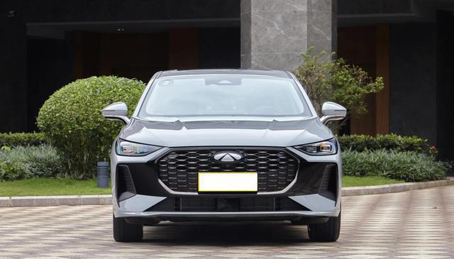 奇瑞造了辆“A8L”，顶配13万多，1.5T插混361马力，续航2300公里