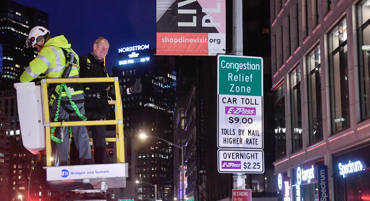 MTA, elected officials unveil signs at Manhattan's congestion price zone