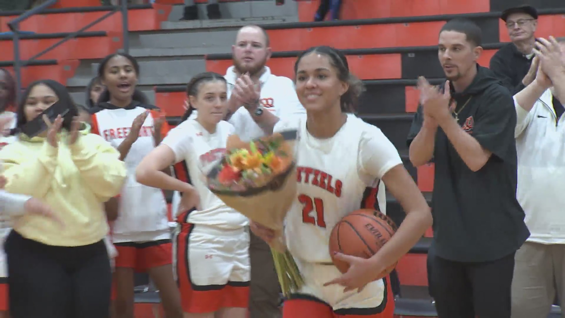 Paityn London reaches 1,000 points in Freeports rout of Monroe Cheesmakers