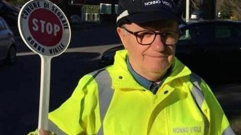 Addio ad Angelo Rizzo, nonno vigile di Segrate: "Il primo sorriso del ...