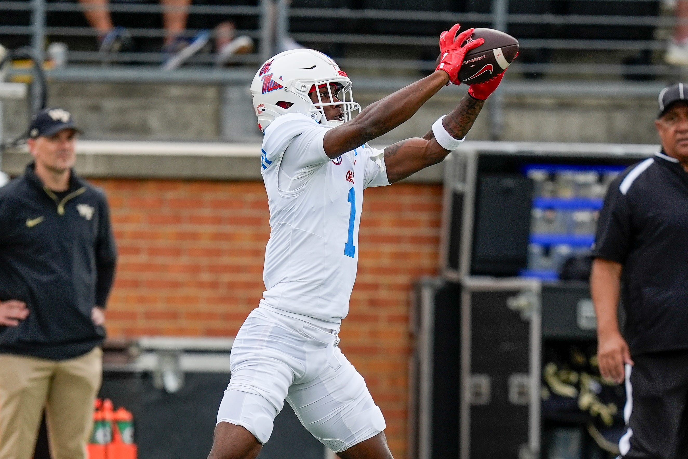 Does Texas A&M need to add another wide receiver to replace Noah Thomas?