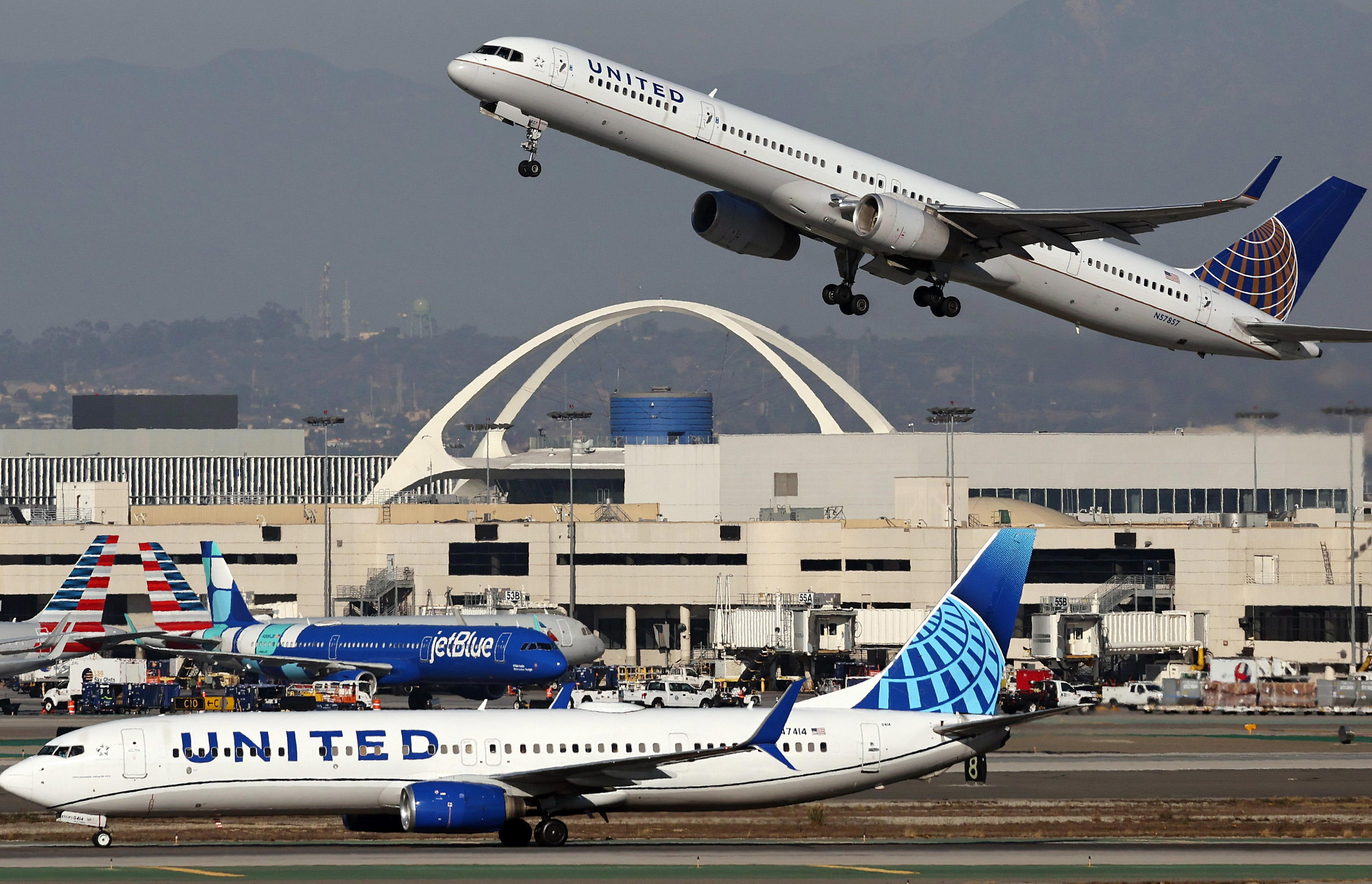 United Airlines to roll out Elon Musk's Starlink Wi-Fi on commercial ... United Airlines to roll out Elon Musk's Starlink Wi-Fi on commercial ...