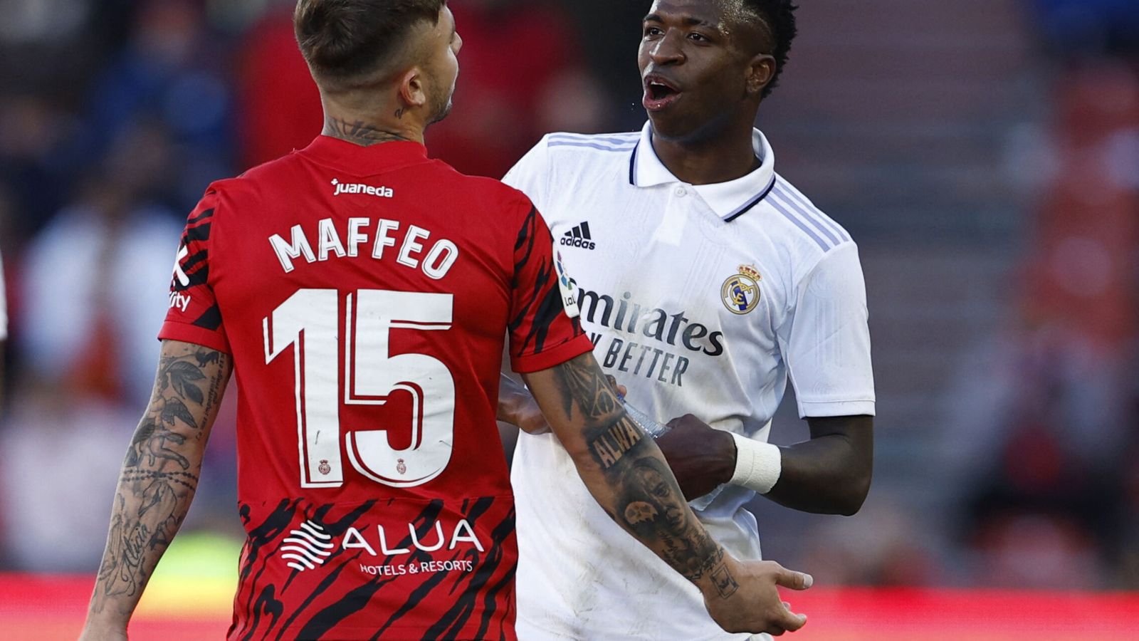 Pablo Maffeo se convierte en el primer futbolista en activo de LaLiga ...