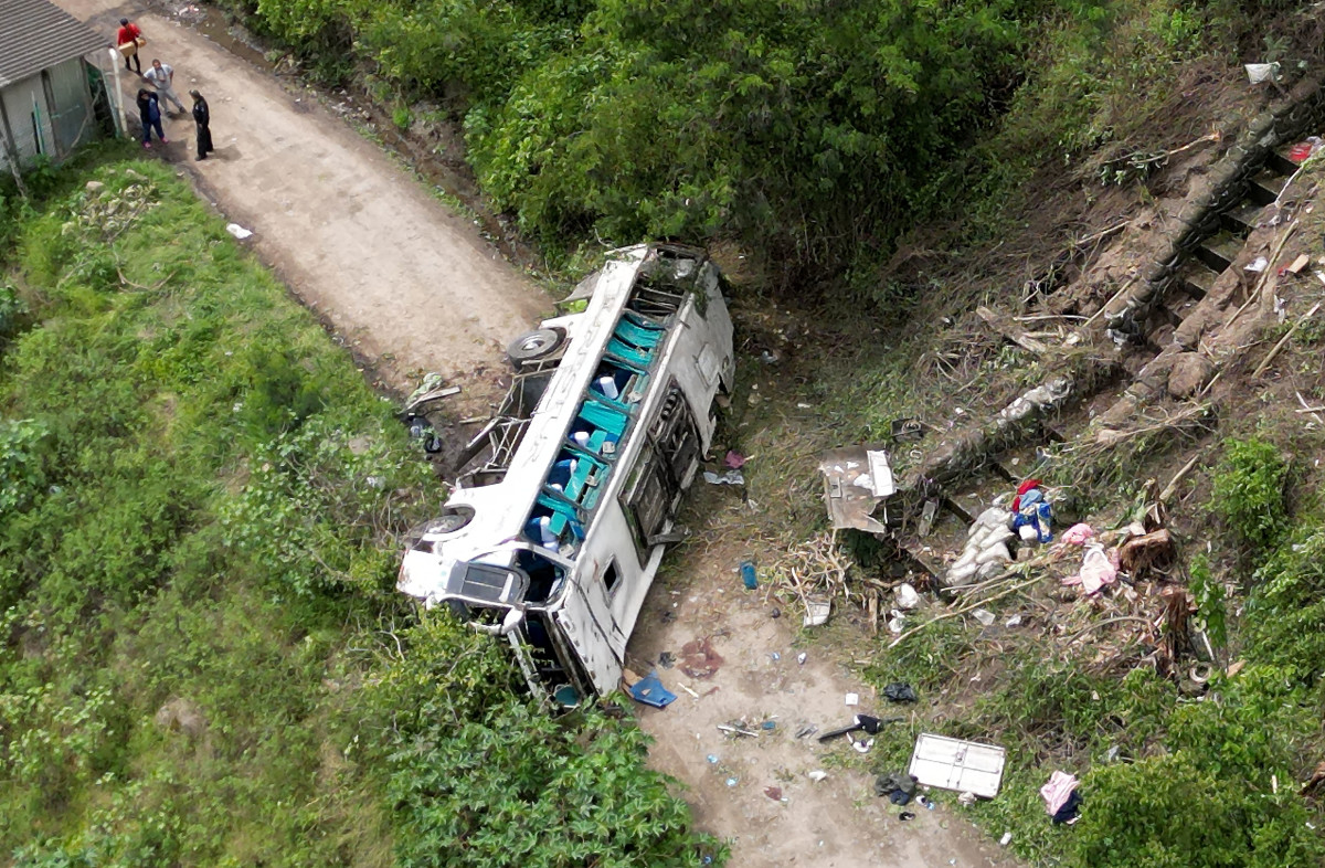 13 People Killed In Horrifying Tourist Bus Accident