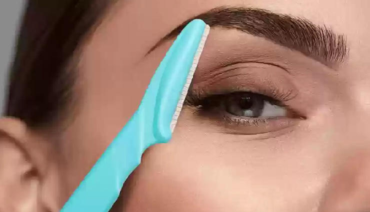 12 Tips To Use Eyebrow Razor at Home Effectively