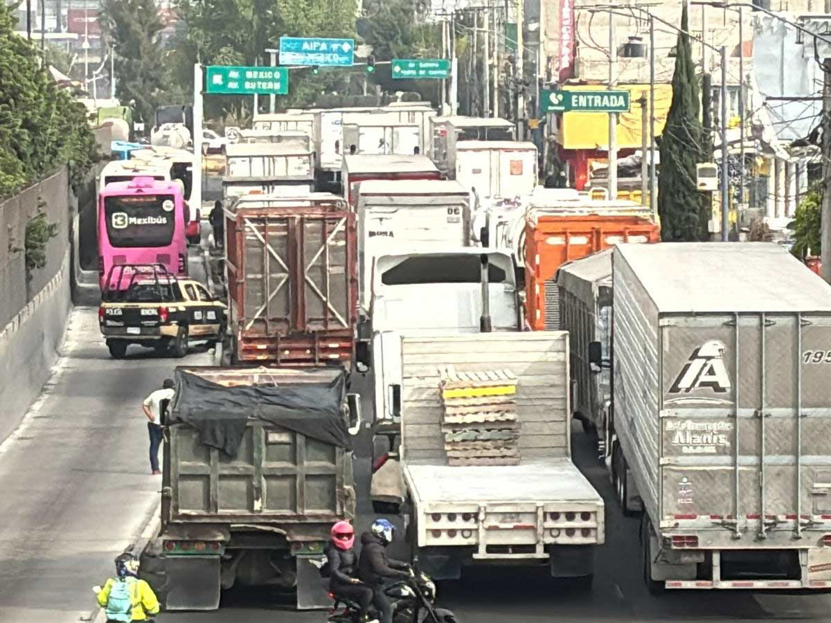 Bloqueos en Ecatepec: Más de 32 horas de protestas y crece la tensión Bloqueos en Ecatepec: Más de 32 horas de protestas y crece la tensión