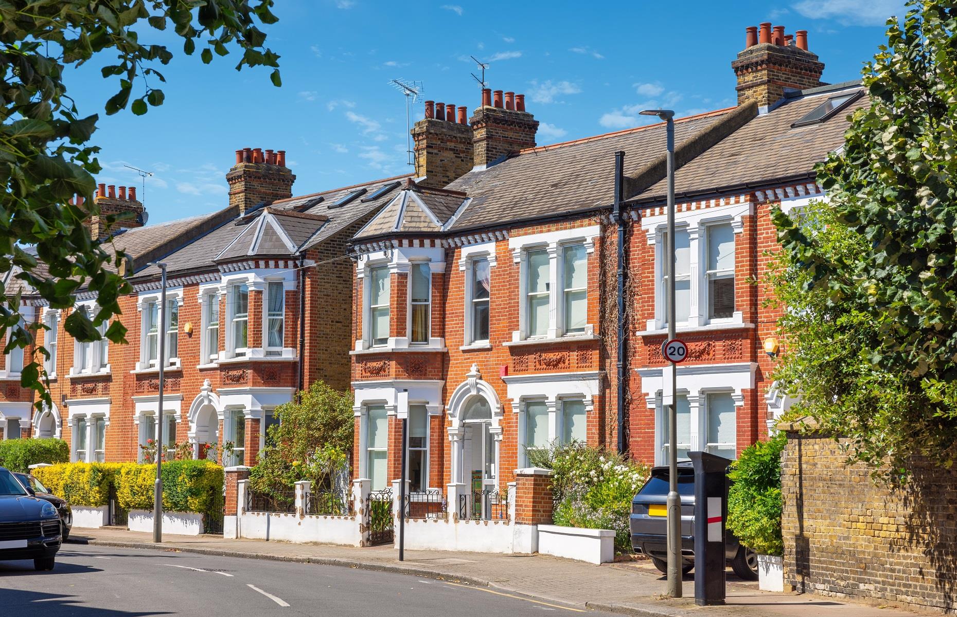 18 huge differences between British and American homes