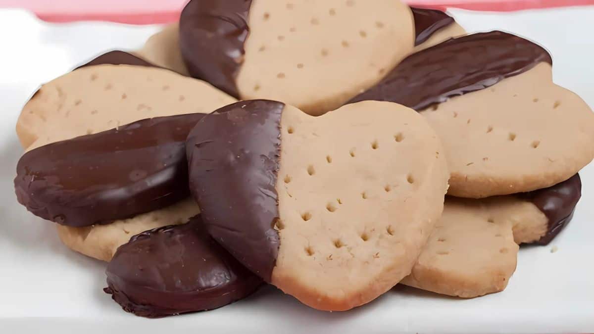 20 Yummy Shortbread Cookies To Make All Year Round