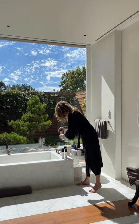 Jennifer Aniston's 'serene' sun deck at $21m Bel Air home is a tropical ...