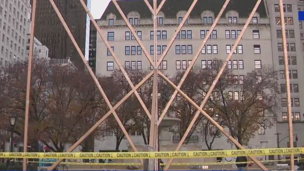 World's largest menorah will be lit in Manhattan World's largest menorah will be lit in Manhattan