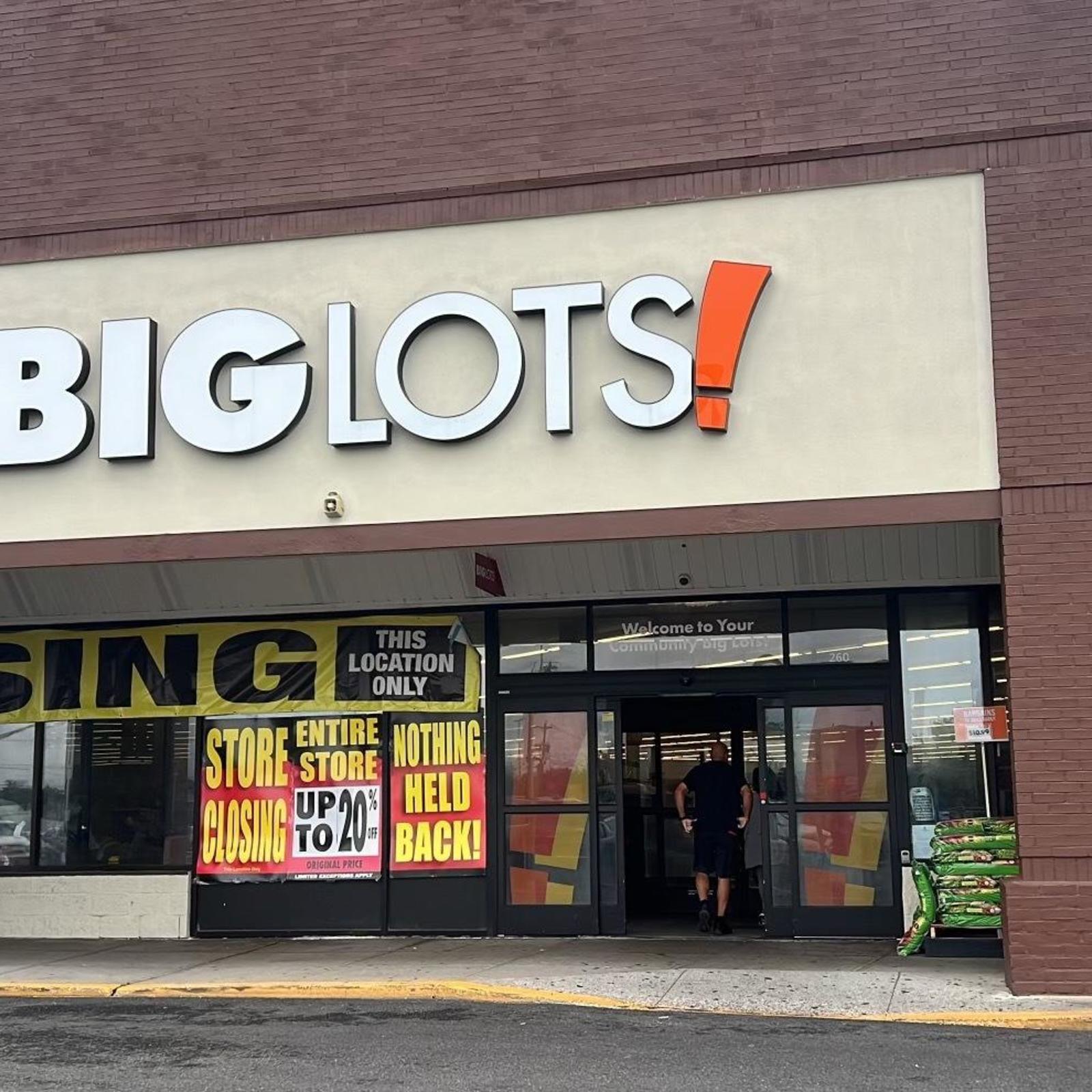 Big Lots reaches deal to keep hundreds of U.S. stores open