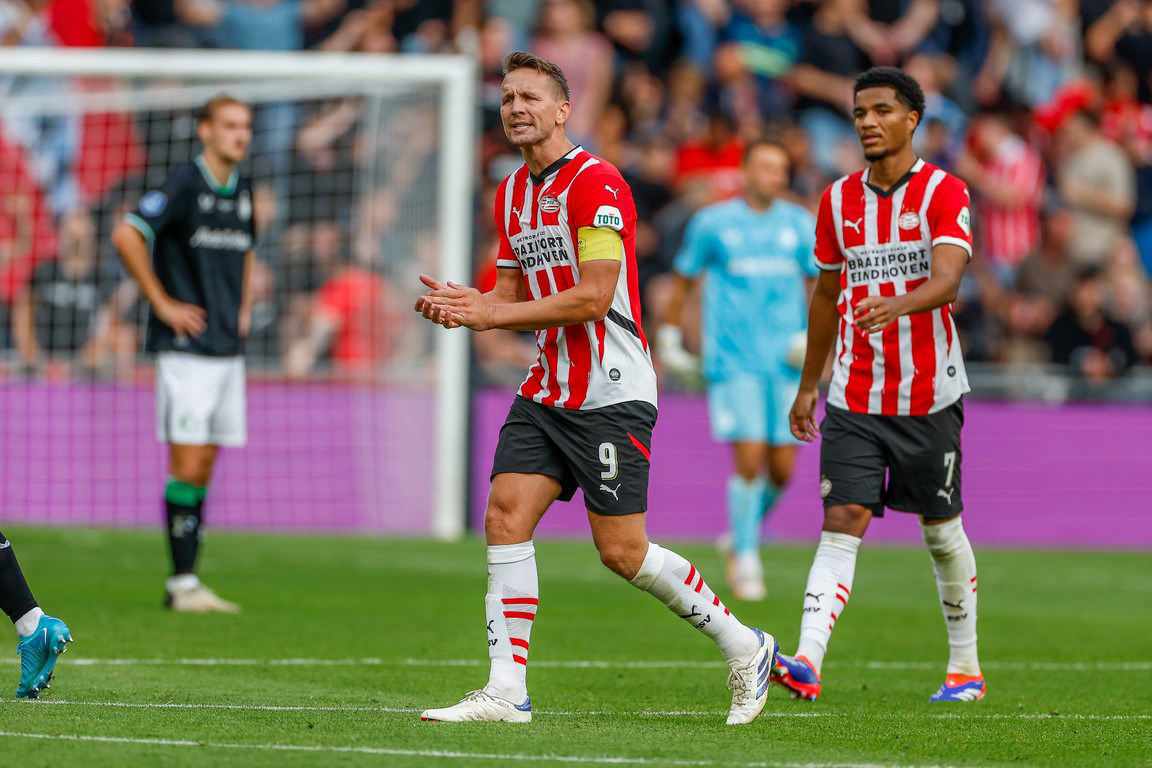De Jong wacht al een decennium op een Eredivisie-treffer tegen Feyenoord De Jong wacht al een decennium op een Eredivisie-treffer tegen Feyenoord