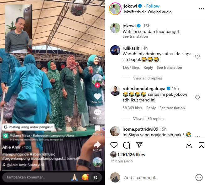 Momen Lucu Jokowi saat Lihat Video Emak-emak Nyanyi Lagu 'Waktu Ku ... Momen Lucu Jokowi saat Lihat Video Emak-emak Nyanyi Lagu 'Waktu Ku ...