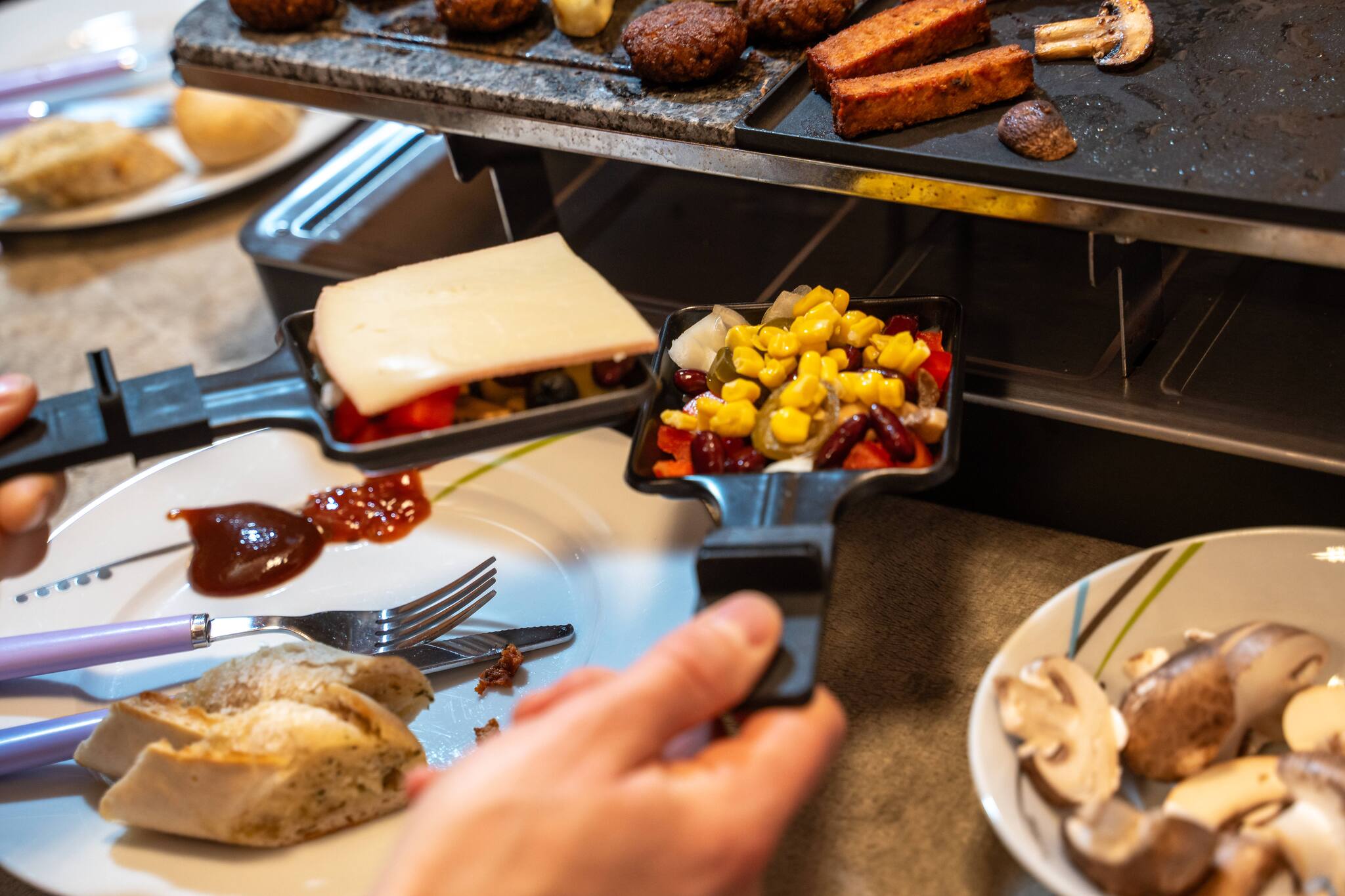 Raclette an Weihnachten: Die besten Rezept-Ideen aus Urlaubsländern