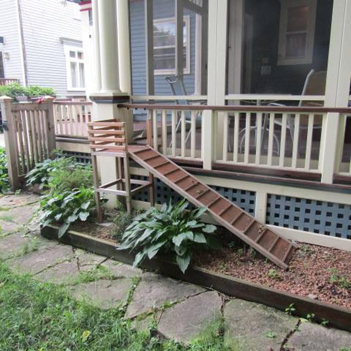 100 outrageous things homeowners have done to their houses