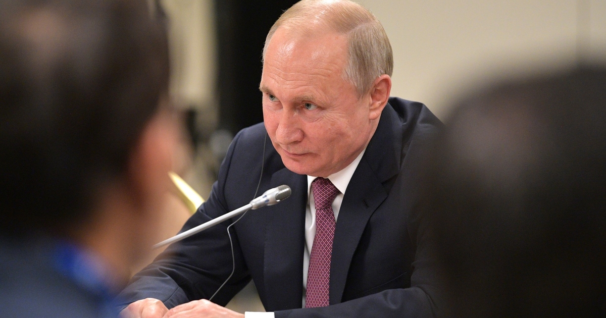 Putin Pushes AI Network with BRICS to Challenge U.S. Dominance