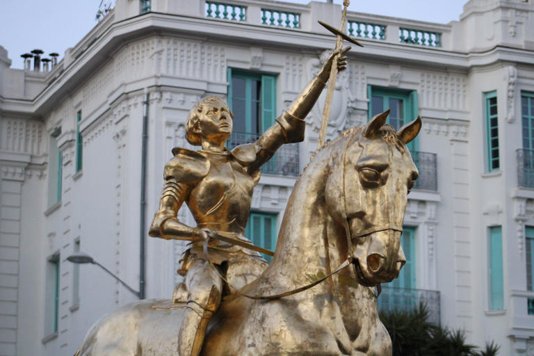 La statue de Jeanne d'Arc dévoilée à Nice