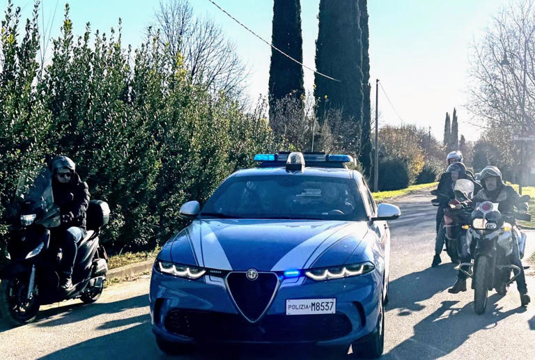 Fucile a canne mozze, spaccio di cocaina via Whatsapp e targa svizzera ... Fucile a canne mozze, spaccio di cocaina via Whatsapp e targa svizzera ...