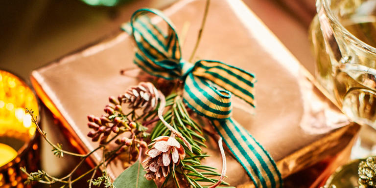 36 best Christmas jokes to entertain the family this year