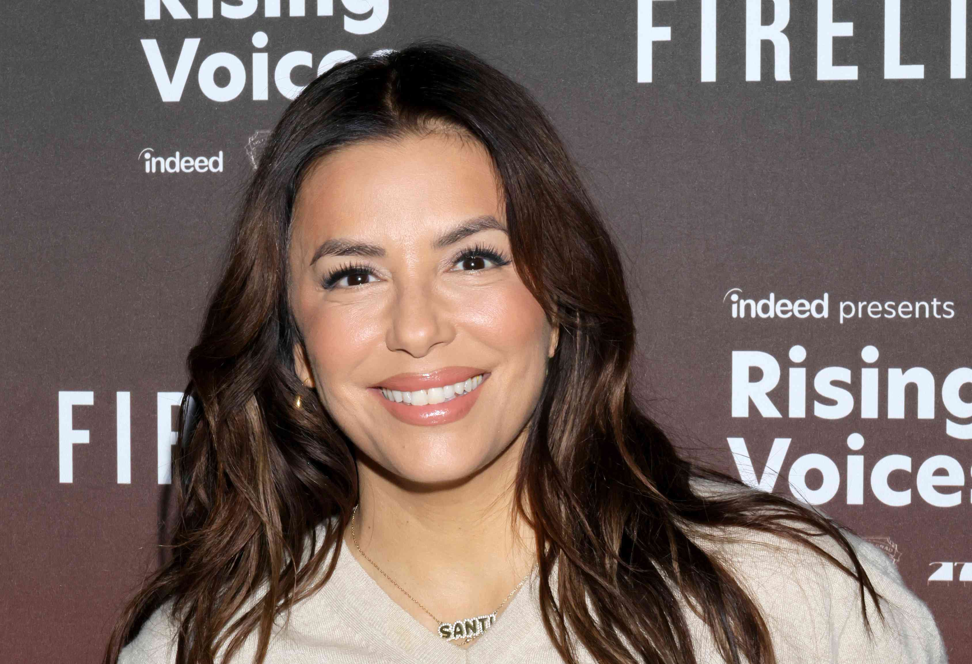 Eva Longoria luce el atuendo perfecto para tus compromisos familiares ...