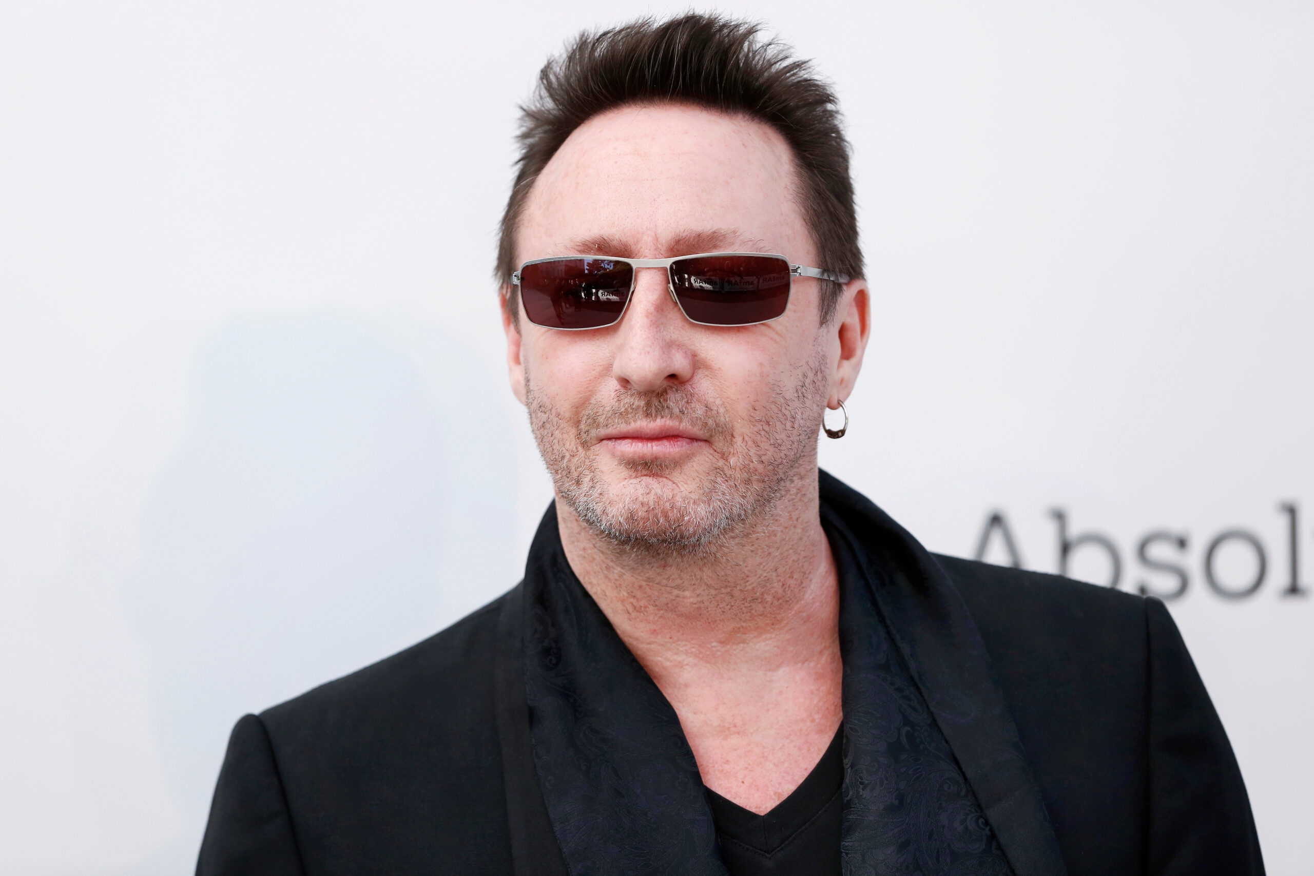 John Lennon's son, Julian Lennon, shares health update after cancer returns John Lennon's son, Julian Lennon, shares health update after cancer returns