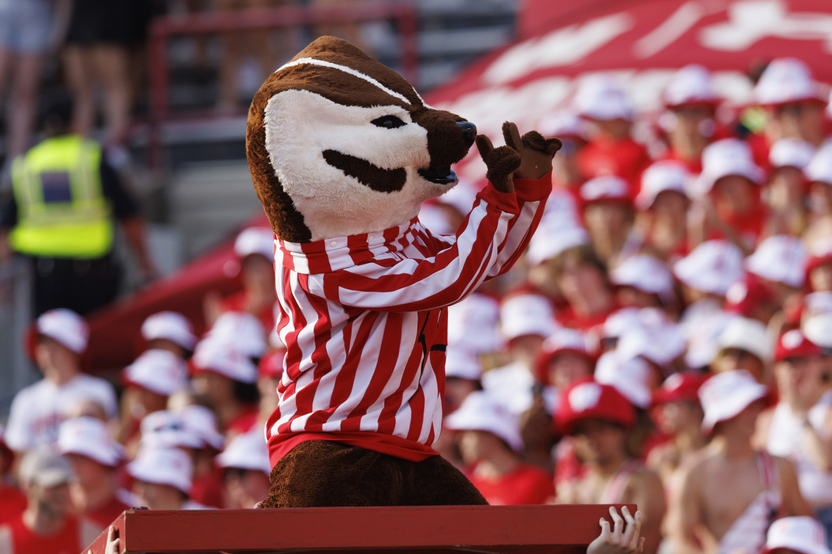 Wisconsin Football Freshman Turning Heads With Scorching Hot Take