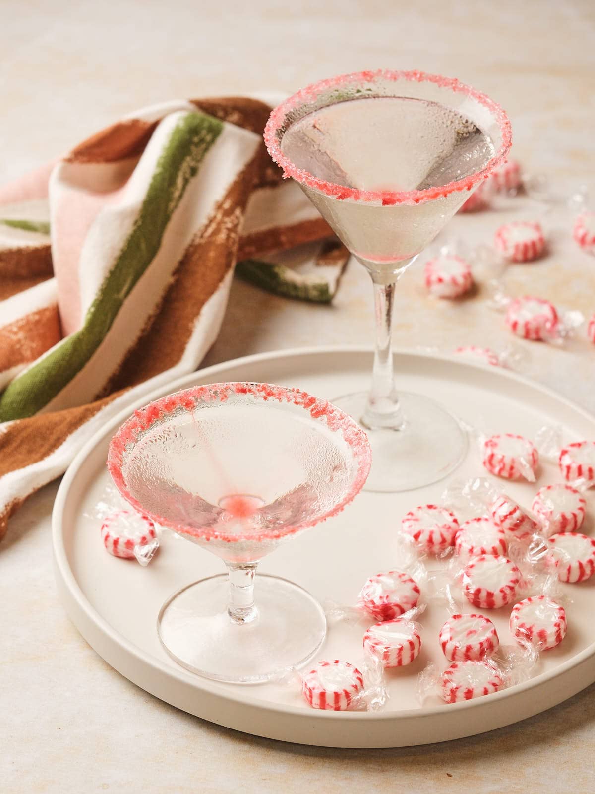A Candy Cane Martini Is the Holiday Drink You Need to Know About