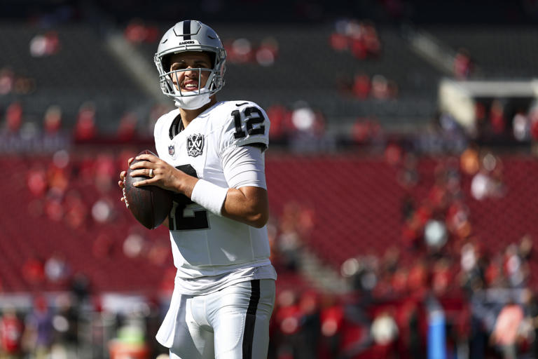 Raiders HC Antonio Pierce Reveals Who Will Start at QB vs Jaguars