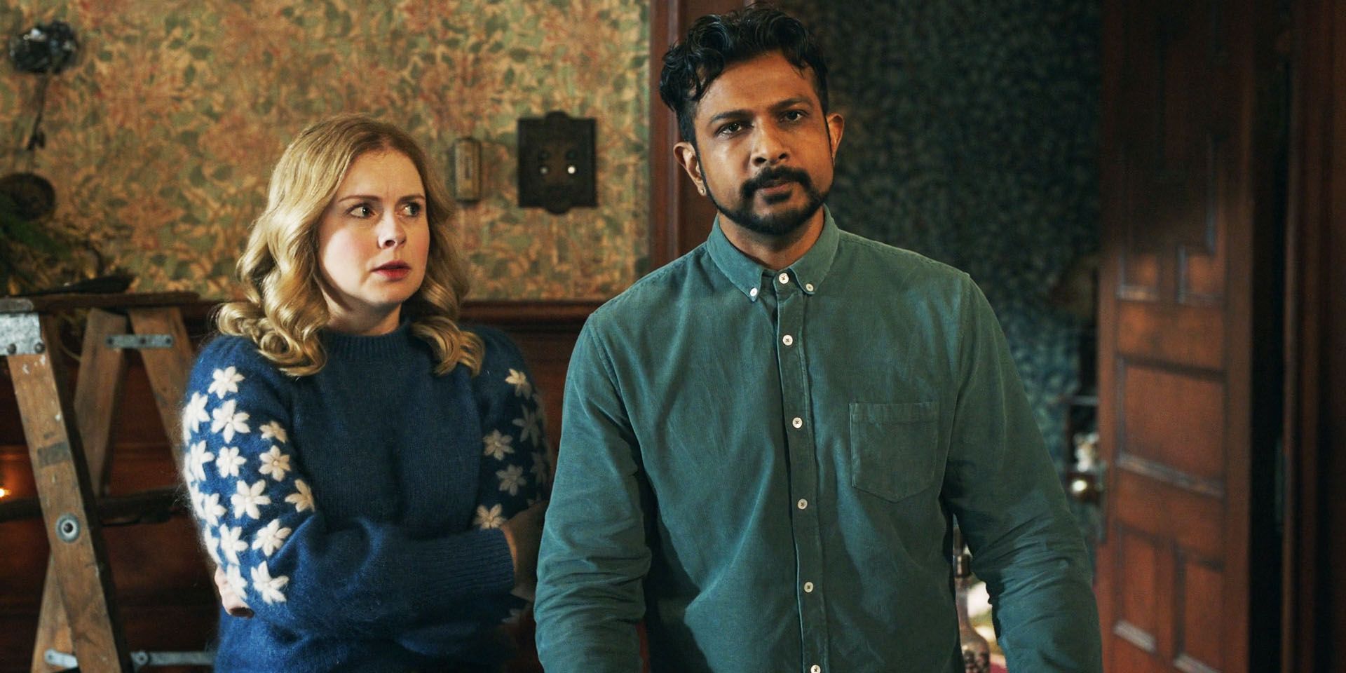 Ghosts Season 4 Star Explains How Jay's Big Christmas Episode Moment Is ...