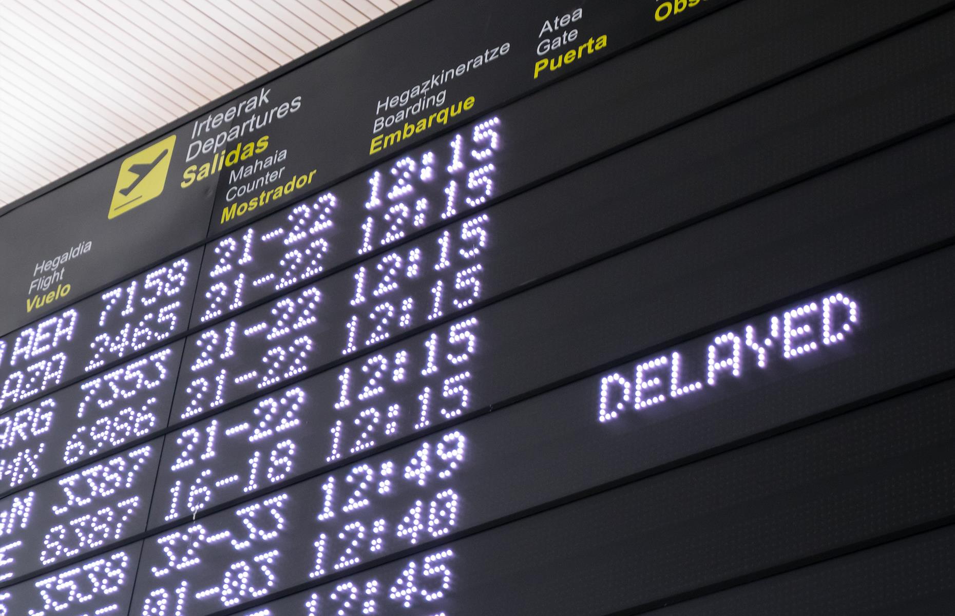 15 Essential Tips You NEED To Know For Flight Delays