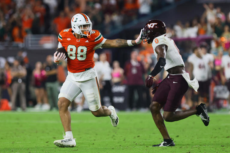 Oregon State football secures commitment from Miami tight end Riley ...