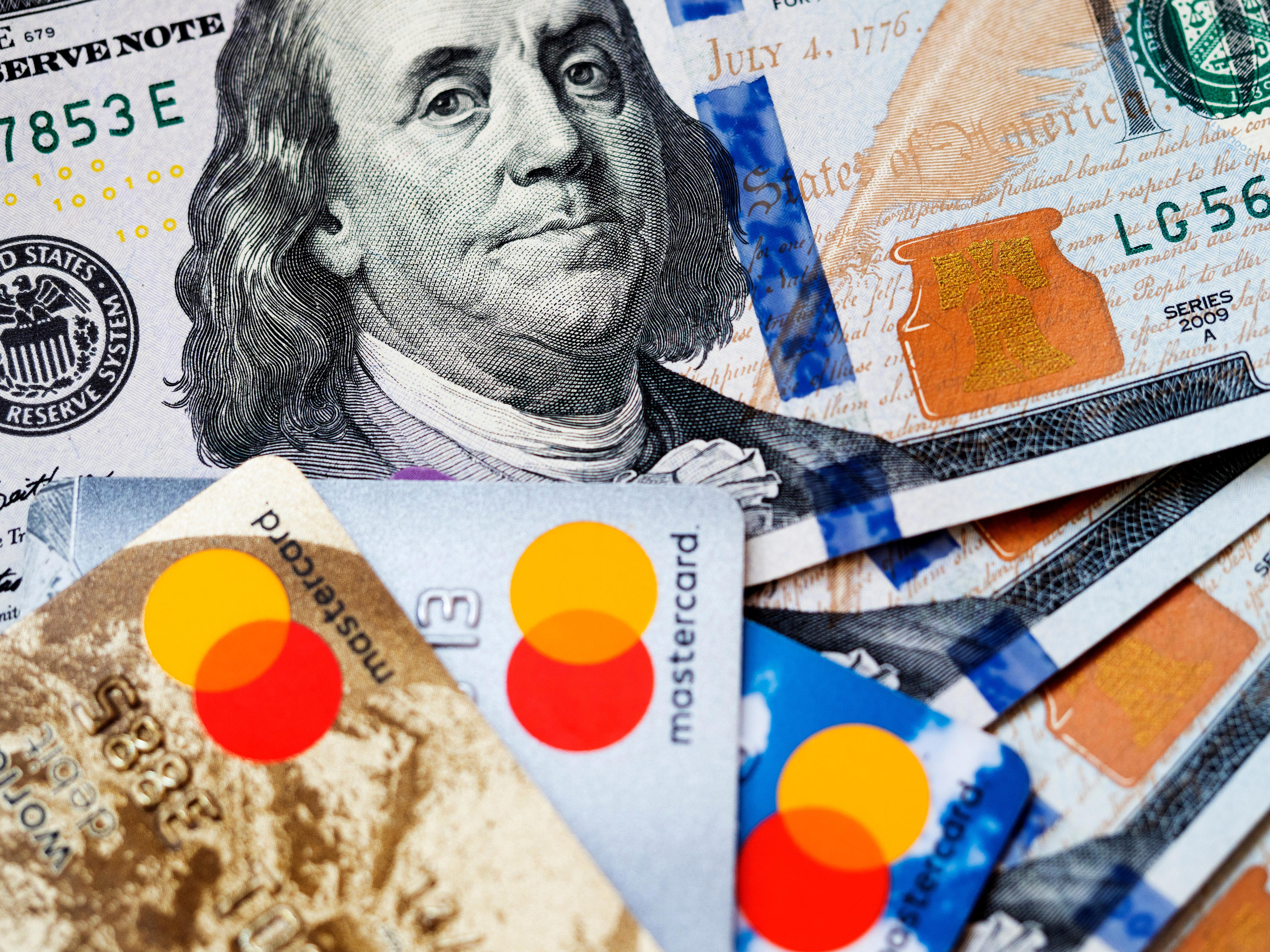 What are your 2025 New Year's resolutions? See the 6 most common and ...