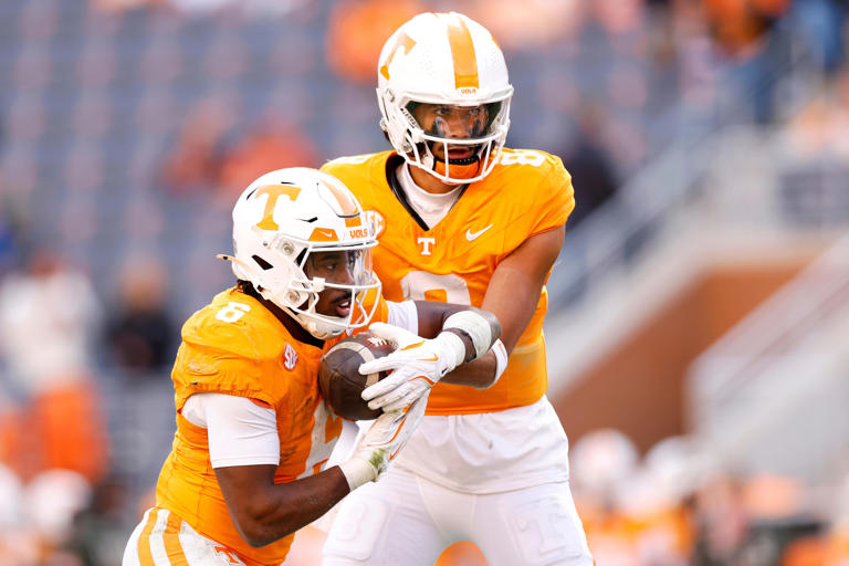 Who has edge in Rose Bowl matchup between Ohio State, Oregon in College ...