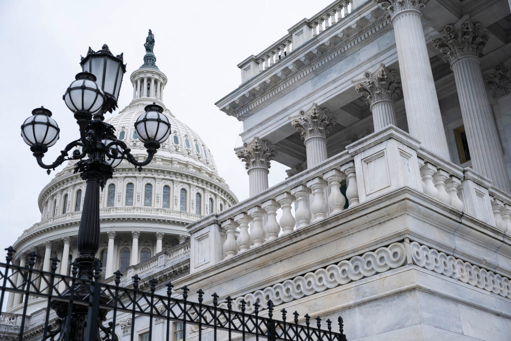 US Senate passes government funding bill to avoid shutdown US Senate passes government funding bill to avoid shutdown