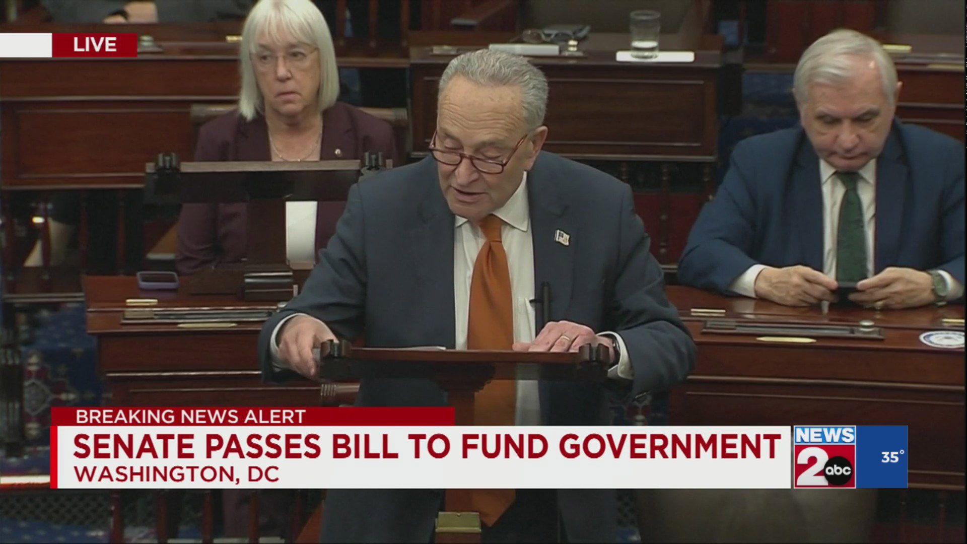 Senate passes bill to fund government Senate passes bill to fund government