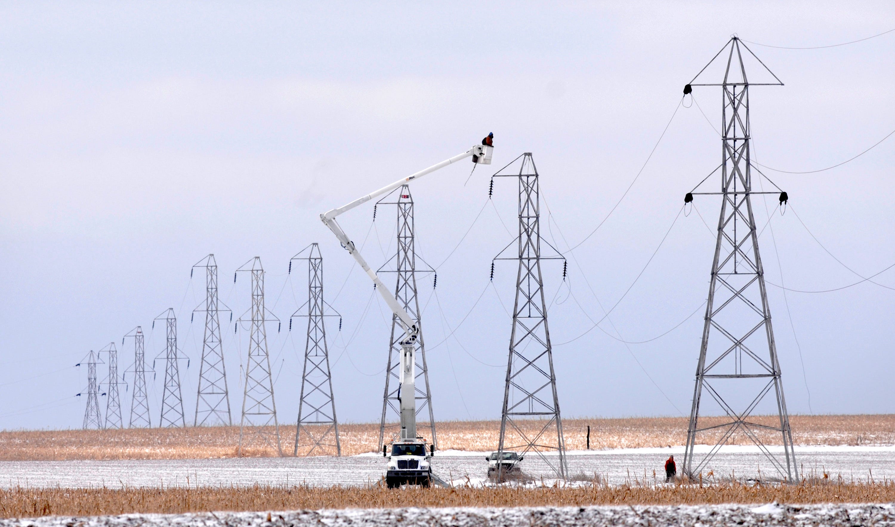 Electric grid upgrades expected to result in higher rates for Illinois ...