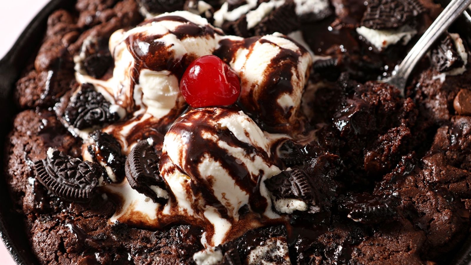 20 skillet desserts you'll want to scoop straight from the pan