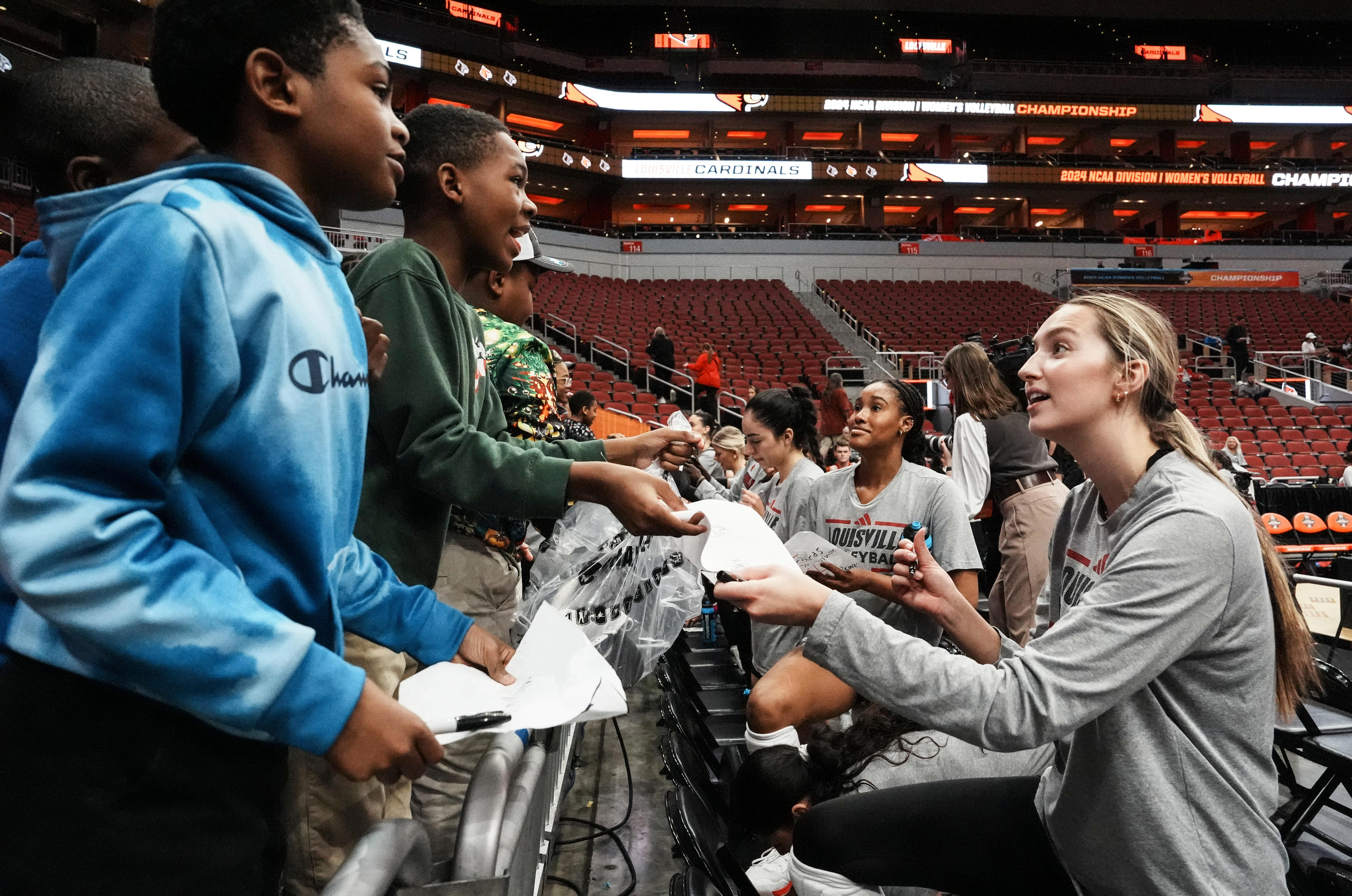 Louisville volleyball's magical season ends in national championship ...