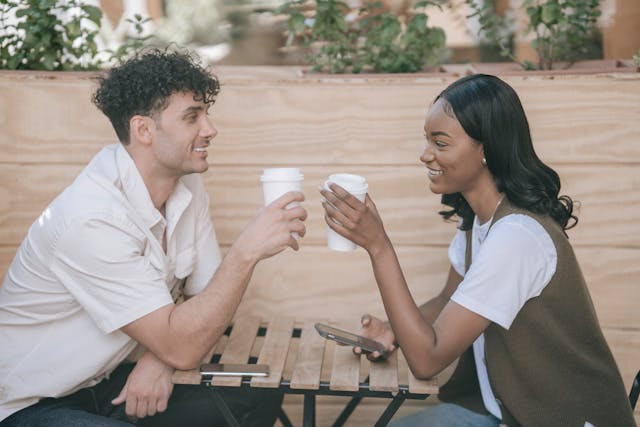 Tiny Red Flags In A New Partner That Feel Too Small To Notice (But Add ...