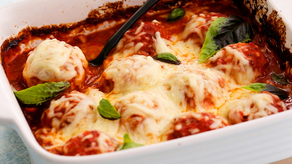 13 Genius Ways to Use Tomato Sauce That Aren't Spaghetti!