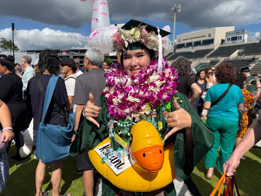 Fresh flower lei prices soar as graduation season is in full swing