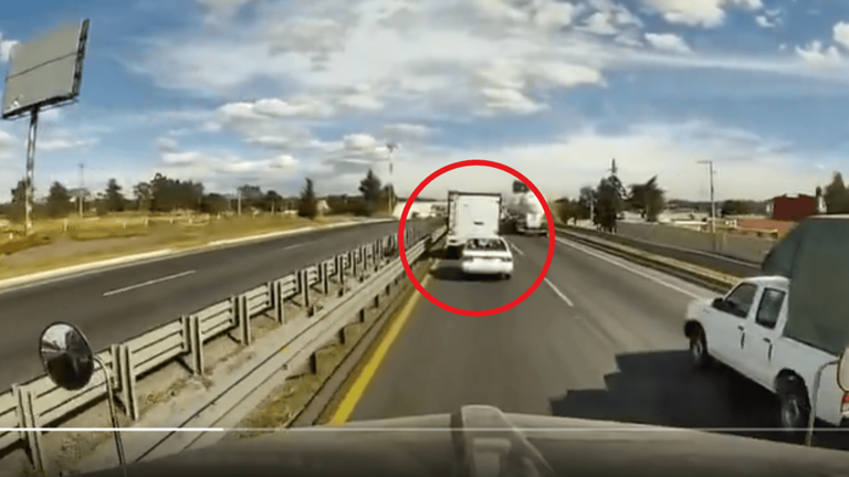 VIDEO. Captan momento exacto del accidente en la Puebla- Orizaba que ... VIDEO. Captan momento exacto del accidente en la Puebla- Orizaba que ...