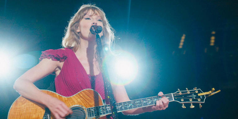 How Taylor Swift Hinted At Reputation And Debut Taylor's Versions At ...