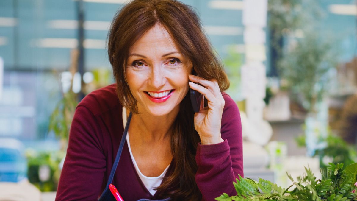 10 Convenient Holiday Jobs to Boost Your Income