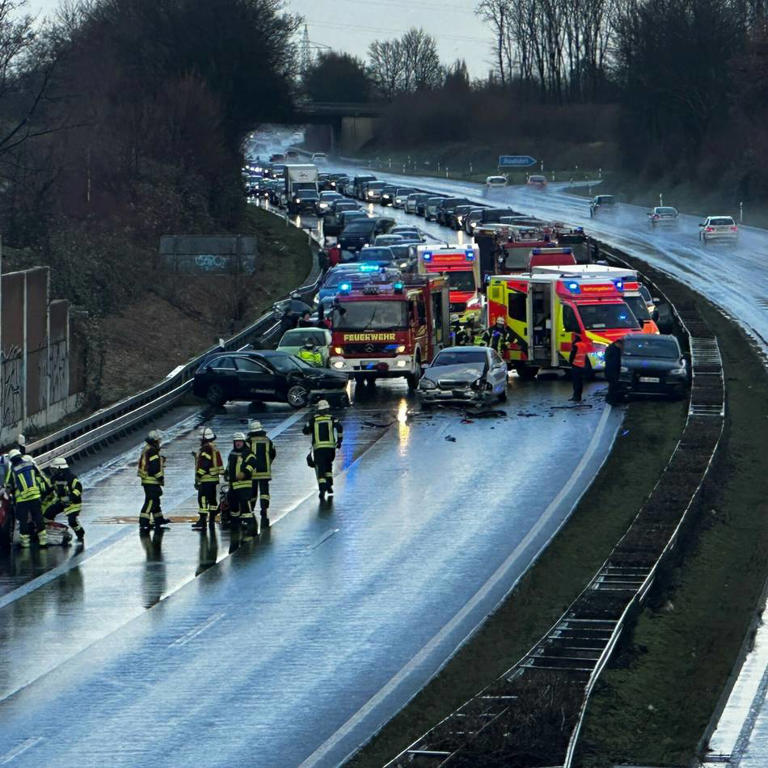 Schwerer Unfall auf der A46 bei Erkelenz-Ost