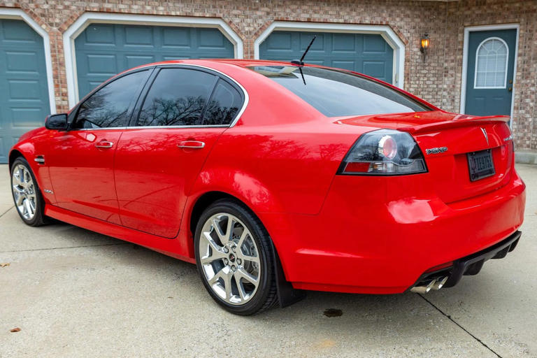 2009 Pontiac G8 GXP Is Today's Bring a Trailer Find
